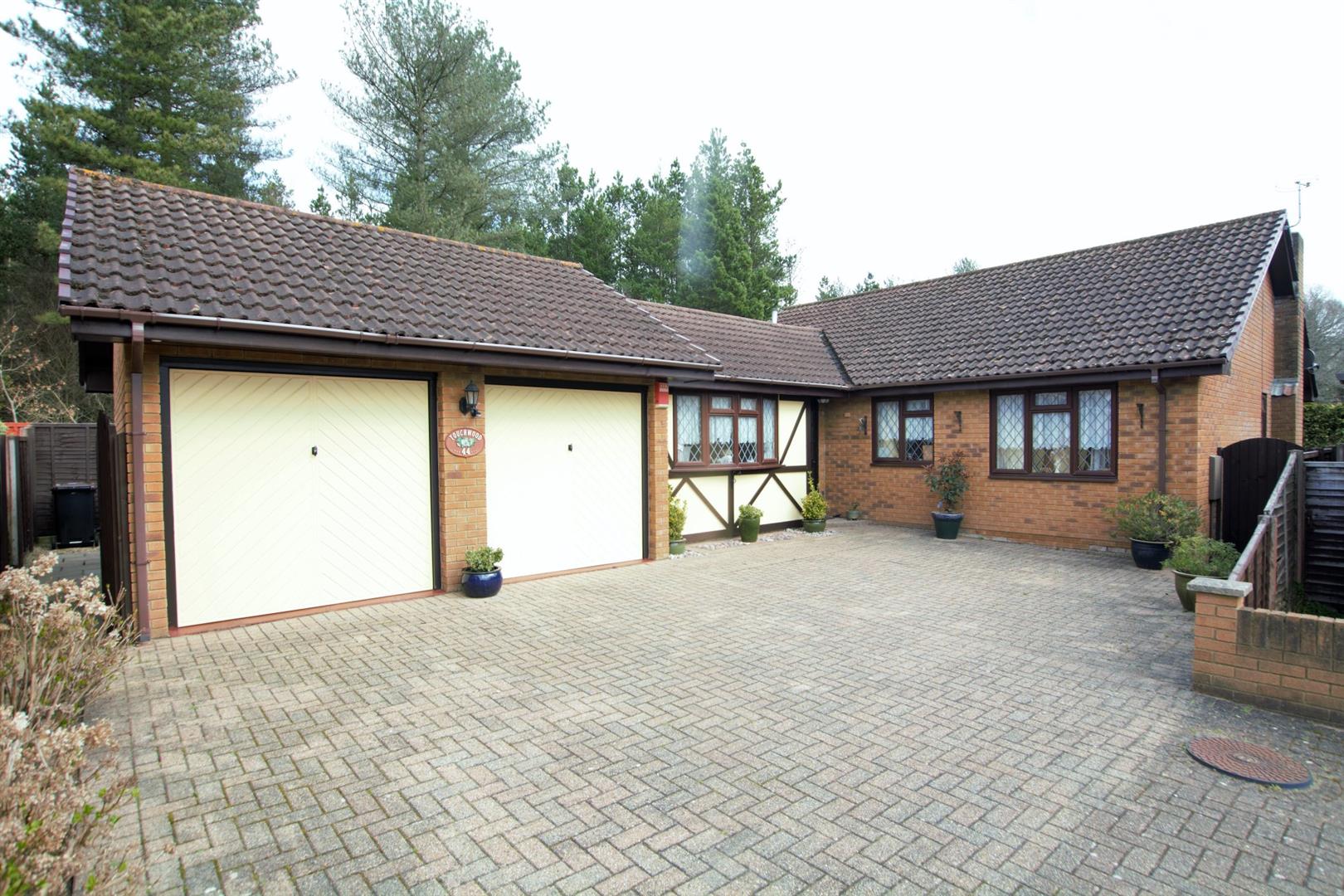 Noon Hill Drive, Verwood | Edwards Estate Agents