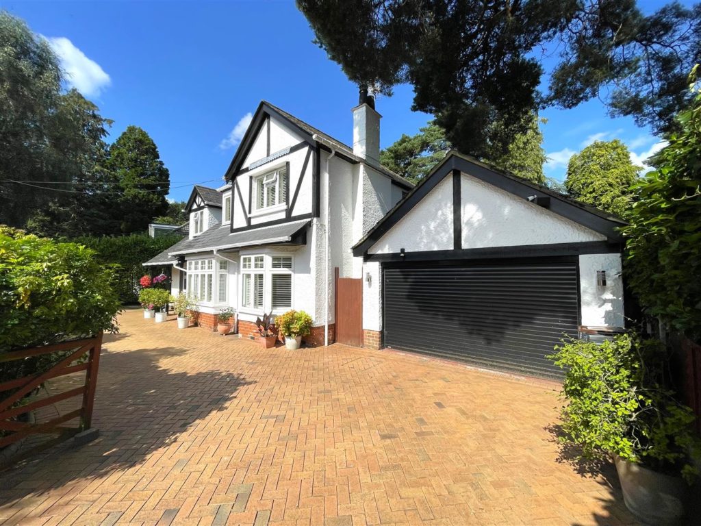 Moorside Road, West Moors, Ferndown | Edwards Estate Agents