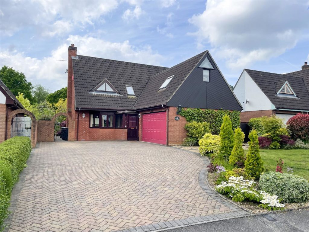 Greensome Drive, Ferndown | Edwards Estate Agents